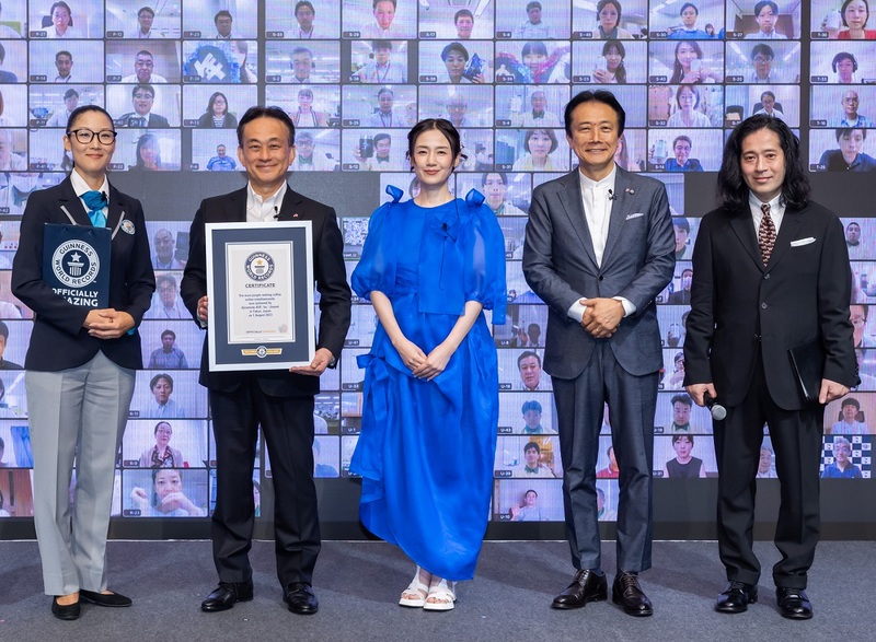 味の素AGF㈱設立50周年記念式典にて ギネス世界記録TMに挑戦 原田知世さん、又吉直樹さんもイベントに参加 | 味の素AGF(株)のプレスリリース | 共同通信PRワイヤー