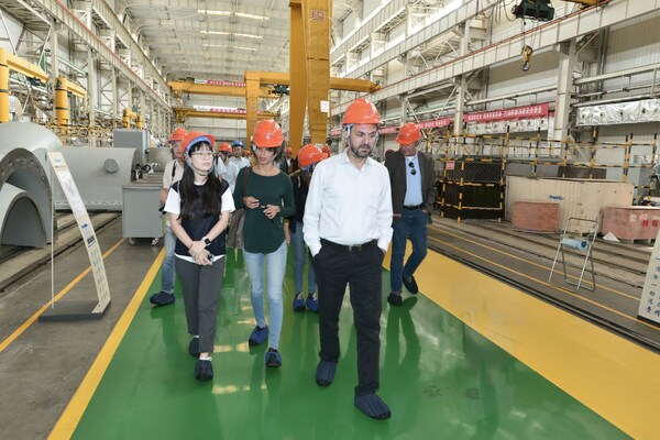 Xinhua Silk Road: Foreign media team lauds "Shaangu Solution" in tour around assembly workshop ...