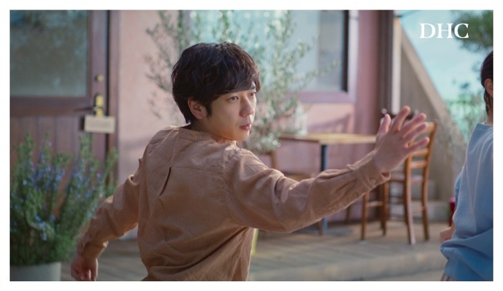 二宮和也さん出演DHC新CM『どうしてふたりは(リニューブライト)篇』 2025年3月14日(金)より全国で放送開始 | DHCのプレスリリース | 共同通信PRワイヤー